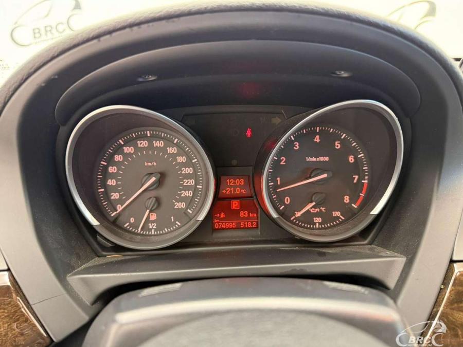 Grey BMW Z4 2011 in Vilnius, with an engine capacity of 3.00 L and mileage of 75 thousand km for 16900 €, photo 18 on AUTOMOTO.COM.LV
