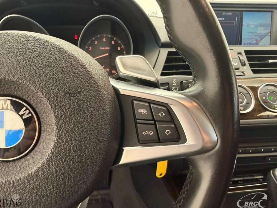 Grey BMW Z4 2011 in Vilnius, with an engine capacity of 3.00 L and mileage of 75 thousand km for 16900 €, photo 20 on AUTOMOTO.COM.LV