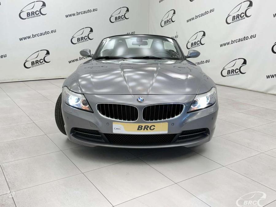 Grey BMW Z4 2011 in Vilnius, with an engine capacity of 3.00 L and mileage of 75 thousand km for 16900 €, photo 24 on AUTOMOTO.COM.LV