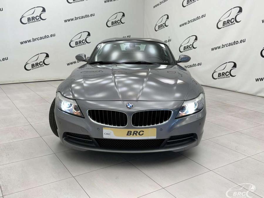 Grey BMW Z4 2011 in Vilnius, with an engine capacity of 3.00 L and mileage of 75 thousand km for 16900 €, photo 25 on AUTOMOTO.COM.LV