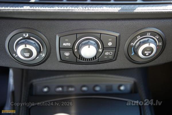 Melns BMW z4-m 2006 Tallina, ar dzinēja tilpumu 3.20 L un nobraukumu 72 tūkst. km par 35000 €, foto 9 vietnē AUTOMOTO.COM.LV