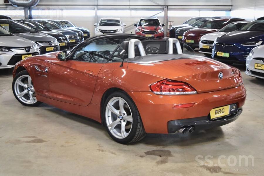 Orange BMW Z4 2014 in Riga, with an engine capacity of 2.00 L and mileage of 34 thousand km for 24900 €, photo 3 on AUTOMOTO.COM.LV