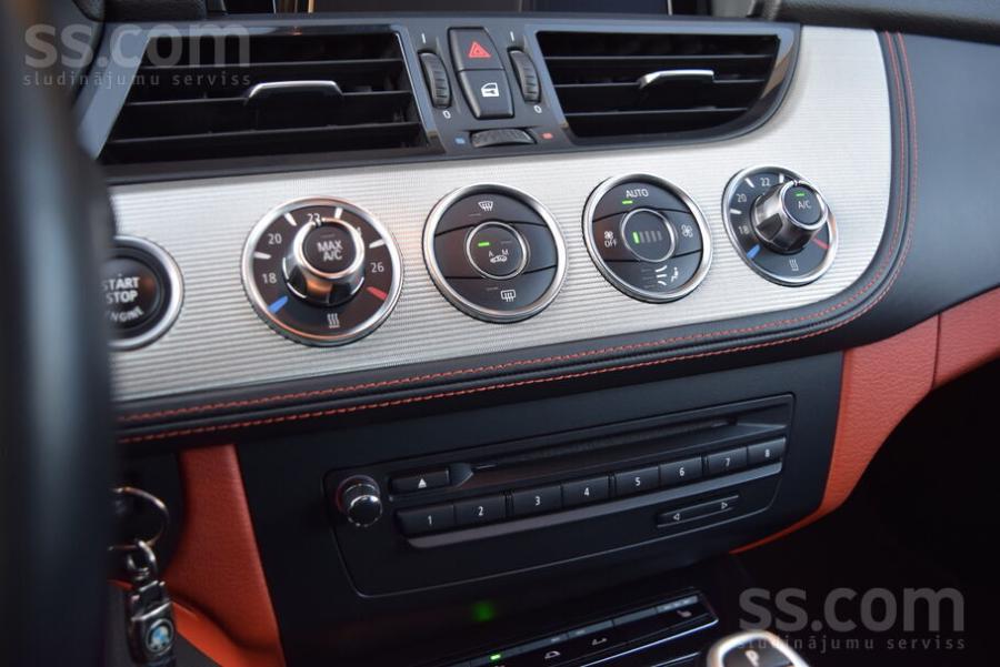 Orange BMW Z4 2014 in Riga, with an engine capacity of 2.00 L and mileage of 34 thousand km for 24900 €, photo 8 on AUTOMOTO.COM.LV