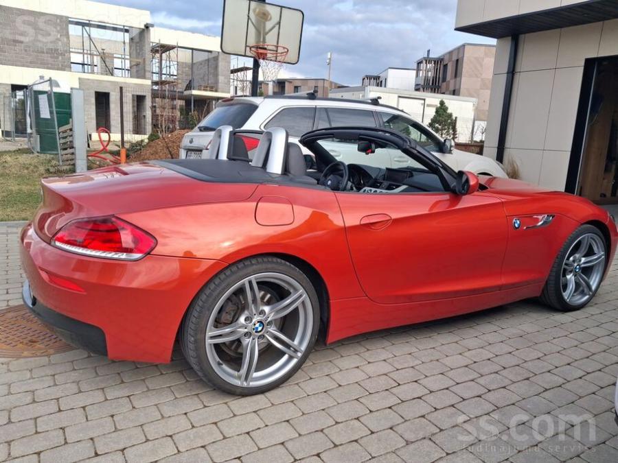 Orange BMW Z4 2014 in Riga, with an engine capacity of 2.00 L and mileage of 24 thousand km for 15200 €, photo 3 on AUTOMOTO.COM.LV