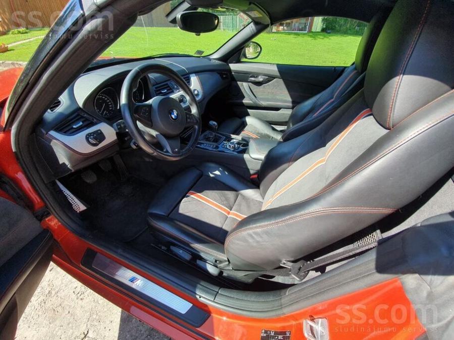 Orange BMW Z4 2015 in Riga, with an engine capacity of 2.00 L and mileage of 84 thousand km for 25000 €, photo 4 on AUTOMOTO.COM.LV