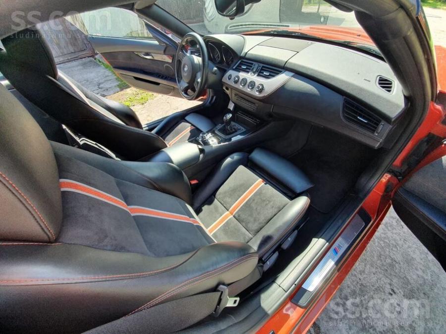 Orange BMW Z4 2015 in Riga, with an engine capacity of 2.00 L and mileage of 84 thousand km for 25000 €, photo 5 on AUTOMOTO.COM.LV