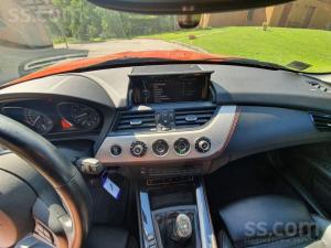 Orange BMW Z4 2015 in Riga, with an engine capacity of 2.00 L and mileage of 84 thousand km for 25000 €, photo 6 on AUTOMOTO.COM.LV