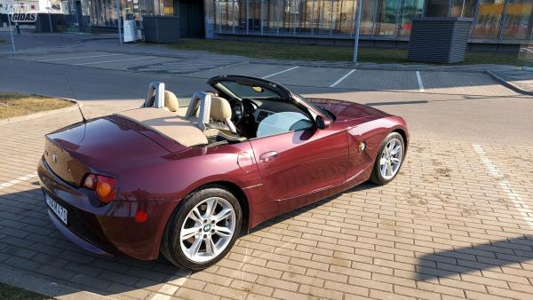 Red BMW Z4 2003 in Vilnius, with an engine capacity of 3.00 L and mileage of 126 thousand km for 9500 €, photo 3 on AUTOMOTO.COM.LV