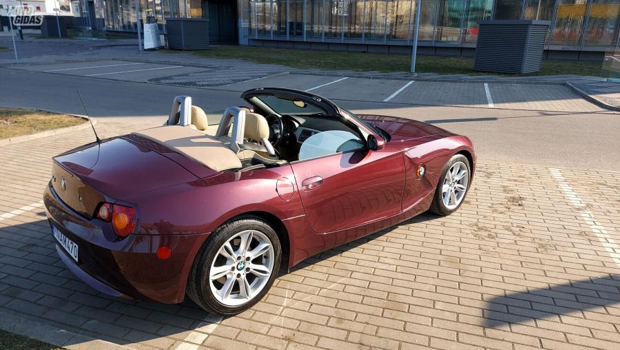 Sarkans BMW Z4 2003 Viļņa, ar dzinēja tilpumu 3.00 L un nobraukumu 126 tūkst. km par 9500 €, foto 4 vietnē AUTOMOTO.COM.LV