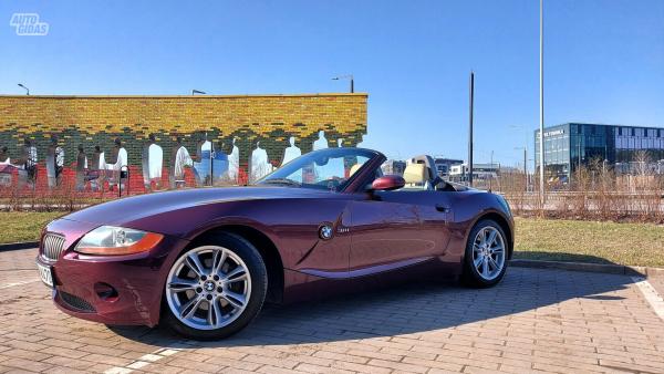 Red BMW Z4 2003 in Vilnius, with an engine capacity of 3.00 L and mileage of 126 thousand km for 9500 €, photo 4 on AUTOMOTO.COM.LV