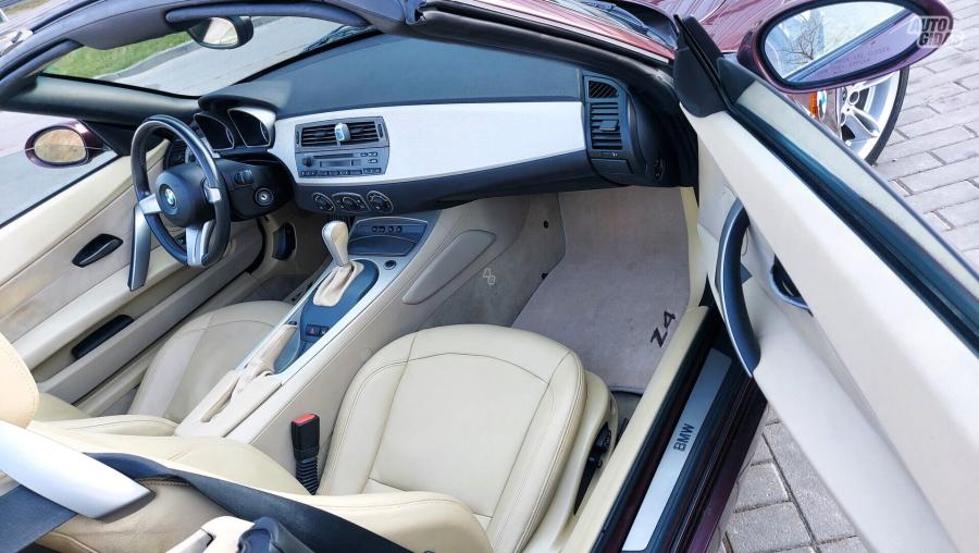 Sarkans BMW Z4 2003 Viļņa, ar dzinēja tilpumu 3.00 L un nobraukumu 126 tūkst. km par 9500 €, foto 18 vietnē AUTOMOTO.COM.LV