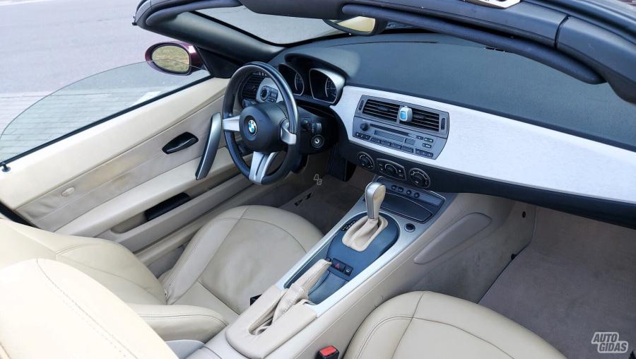 Sarkans BMW Z4 2003 Viļņa, ar dzinēja tilpumu 3.00 L un nobraukumu 126 tūkst. km par 9500 €, foto 20 vietnē AUTOMOTO.COM.LV