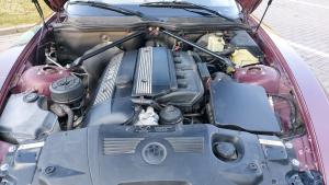 Sarkans BMW Z4 2003 Viļņa, ar dzinēja tilpumu 3.00 L un nobraukumu 126 tūkst. km par 9500 €, foto 23 vietnē AUTOMOTO.COM.LV