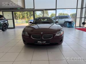Red BMW Z4 2003 in Riga, with an engine capacity of 3.00 L and mileage of 64 thousand km for 18900 €, photo 3 on AUTOMOTO.COM.LV