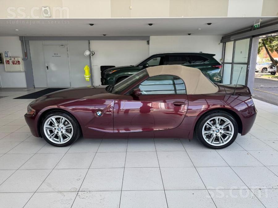 Red BMW Z4 2003 in Riga, with an engine capacity of 3.00 L and mileage of 64 thousand km for 18900 €, photo 4 on AUTOMOTO.COM.LV