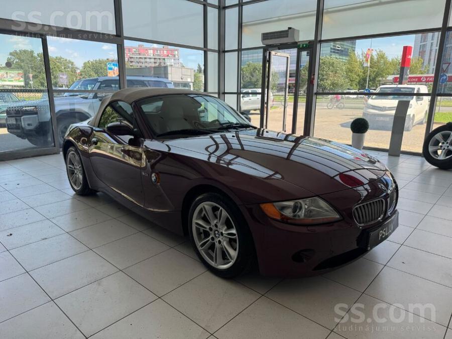Red BMW Z4 2003 in Riga, with an engine capacity of 3.00 L and mileage of 64 thousand km for 18900 €, photo 6 on AUTOMOTO.COM.LV