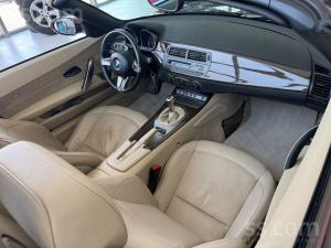 Red BMW Z4 2003 in Riga, with an engine capacity of 3.00 L and mileage of 64 thousand km for 18900 €, photo 8 on AUTOMOTO.COM.LV