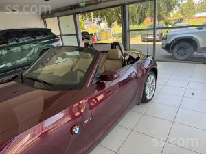 Red BMW Z4 2003 in Riga, with an engine capacity of 3.00 L and mileage of 64 thousand km for 18900 €, photo 9 on AUTOMOTO.COM.LV