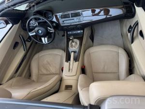 Red BMW Z4 2003 in Riga, with an engine capacity of 3.00 L and mileage of 64 thousand km for 18900 €, photo 12 on AUTOMOTO.COM.LV