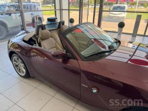 Red BMW Z4 2003 in Riga, with an engine capacity of 3.00 L and mileage of 64 thousand km for 18900 €, photo 13 on AUTOMOTO.COM.LV