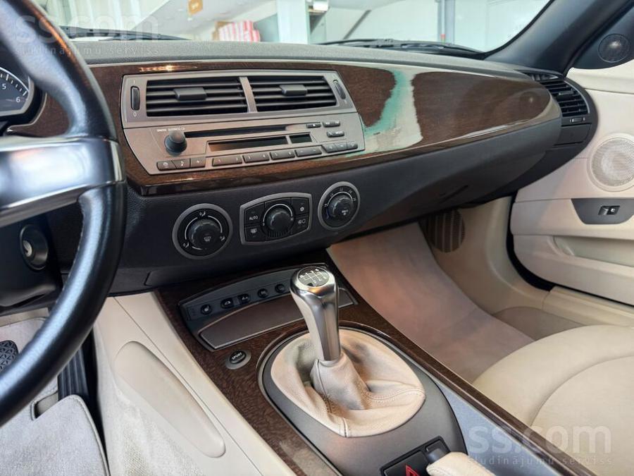 Red BMW Z4 2003 in Riga, with an engine capacity of 3.00 L and mileage of 64 thousand km for 18900 €, photo 16 on AUTOMOTO.COM.LV