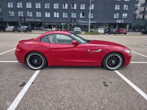 Red BMW Z4 2015 in Vilnius, with an engine capacity of 2.00 L and mileage of 111 thousand km for 14300 €, photo 7 on AUTOMOTO.COM.LV