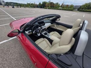 Red BMW Z4 2015 in Vilnius, with an engine capacity of 2.00 L and mileage of 111 thousand km for 14300 €, photo 13 on AUTOMOTO.COM.LV