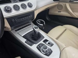 Red BMW Z4 2015 in Vilnius, with an engine capacity of 2.00 L and mileage of 111 thousand km for 14300 €, photo 16 on AUTOMOTO.COM.LV