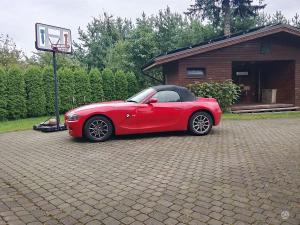 Sarkans BMW Z4 2004 Kauņa, ar dzinēja tilpumu 2.20 L un nobraukumu 137 tūkst. km par 3200 €, foto  vietnē AUTOMOTO.COM.LV