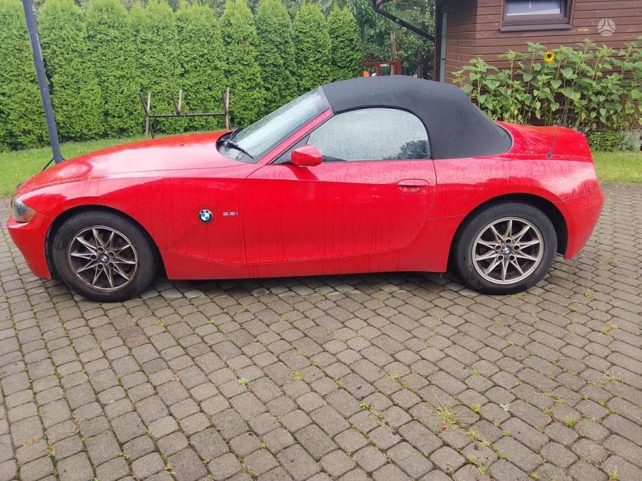 Sarkans BMW Z4 2004 Kauņa, ar dzinēja tilpumu 2.20 L un nobraukumu 137 tūkst. km par 3200 €, foto 5 vietnē AUTOMOTO.COM.LV