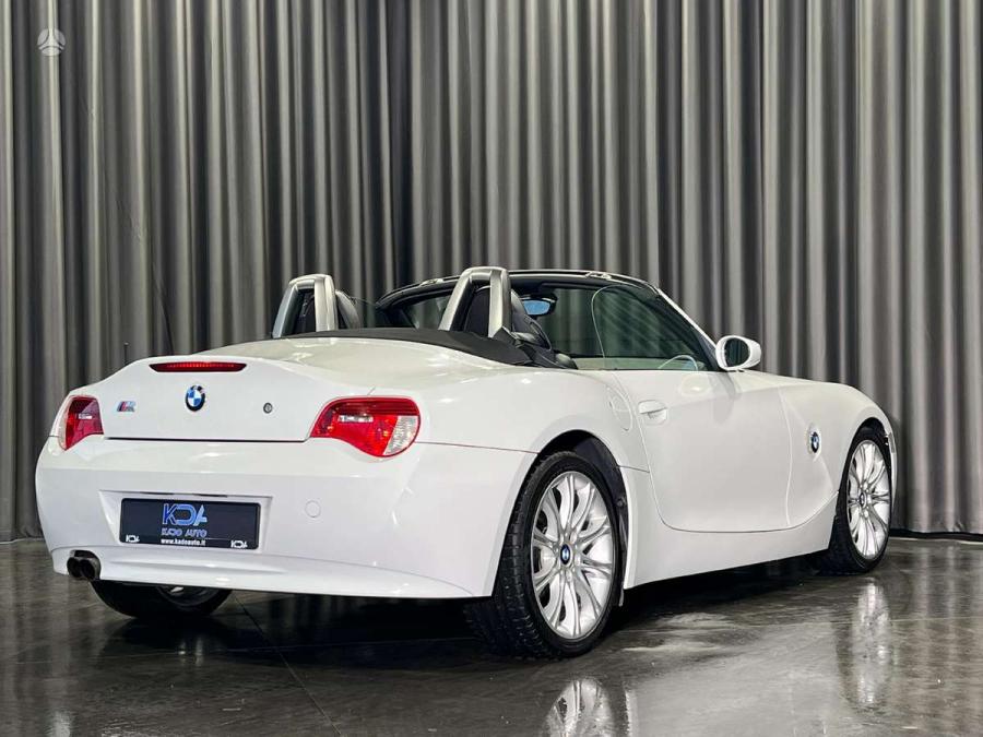 White BMW Z4 2007 in Marijampole, with an engine capacity of 2.50 L and mileage of 165 thousand km for 9950 €, photo 12 on AUTOMOTO.COM.LV