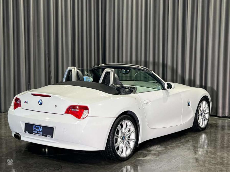 White BMW Z4 2007 in Marijampole, with an engine capacity of 2.50 L and mileage of 165 thousand km for 9950 €, photo 13 on AUTOMOTO.COM.LV