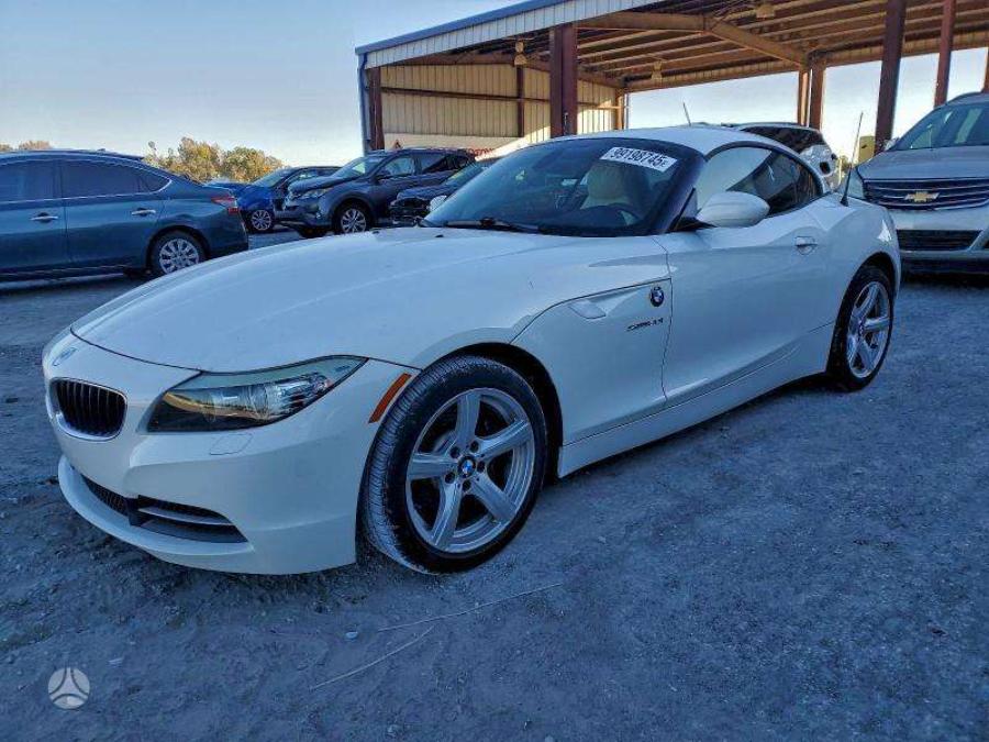 White BMW Z4 2010 in Klaipeda, with an engine capacity of 2.98 L and mileage of 220 thousand km for 9500 €, photo 1 on AUTOMOTO.COM.LV