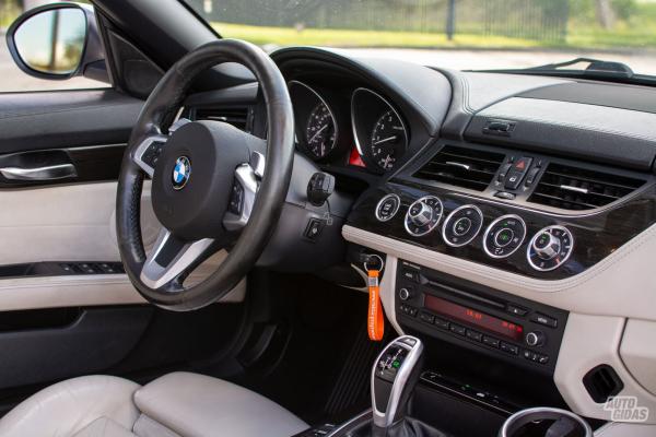 Balts BMW Z4 2011 Kauņa, ar dzinēja tilpumu 3.00 L un nobraukumu 178 tūkst. km par 16500 €, foto 9 vietnē AUTOMOTO.COM.LV
