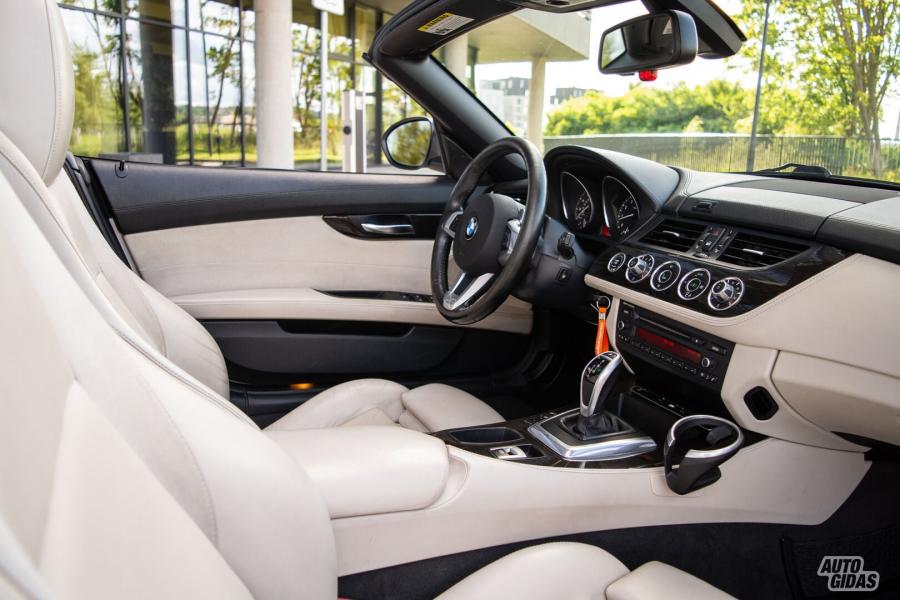 Balts BMW Z4 2011 Kauņa, ar dzinēja tilpumu 3.00 L un nobraukumu 178 tūkst. km par 16500 €, foto 12 vietnē AUTOMOTO.COM.LV