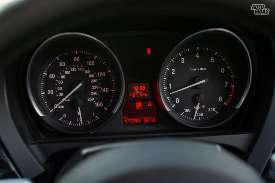 Balts BMW Z4 2011 Kauņa, ar dzinēja tilpumu 3.00 L un nobraukumu 178 tūkst. km par 16500 €, foto 19 vietnē AUTOMOTO.COM.LV