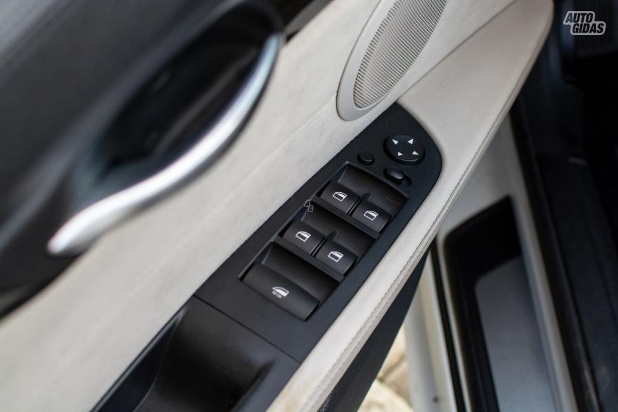 Balts BMW Z4 2011 Kauņa, ar dzinēja tilpumu 3.00 L un nobraukumu 178 tūkst. km par 16500 €, foto 20 vietnē AUTOMOTO.COM.LV