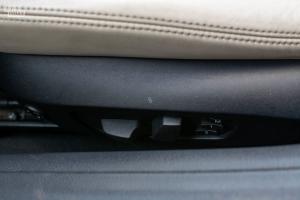 Balts BMW Z4 2011 Kauņa, ar dzinēja tilpumu 3.00 L un nobraukumu 178 tūkst. km par 16500 €, foto 24 vietnē AUTOMOTO.COM.LV
