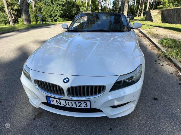 White BMW Z4 2012 in Vilnius, with an engine capacity of 2.00 L and mileage of 151 thousand km for 15900 €, photo 6 on AUTOMOTO.COM.LV