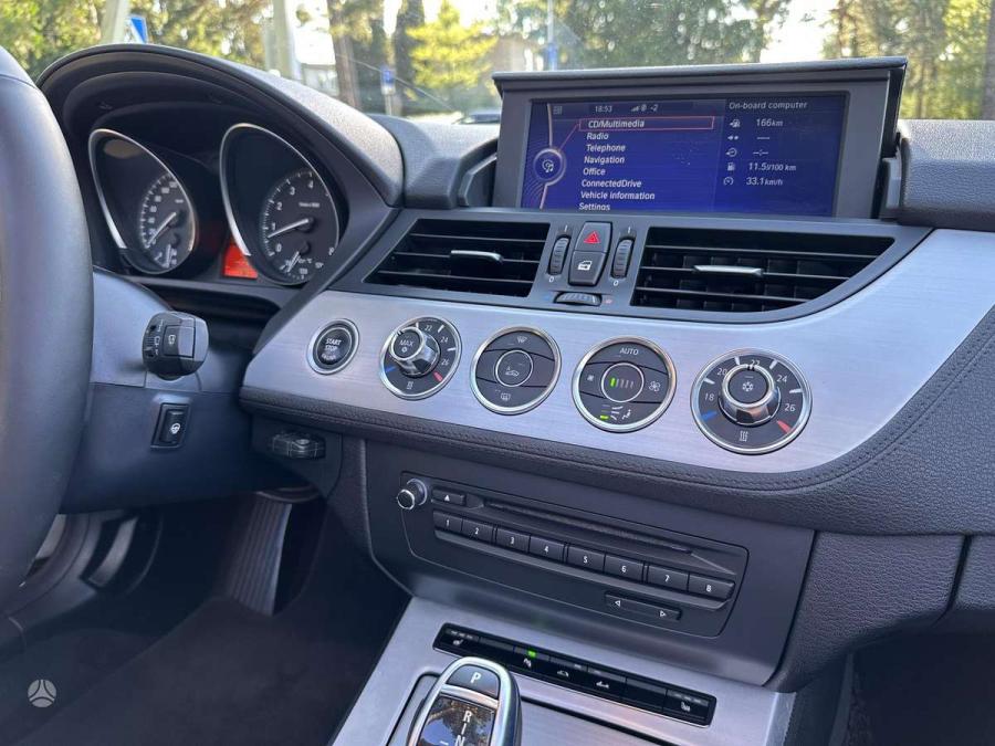 Balts BMW Z4 2012 Viļņa, ar dzinēja tilpumu 2.00 L un nobraukumu 151 tūkst. km par 15900 €, foto 12 vietnē AUTOMOTO.COM.LV