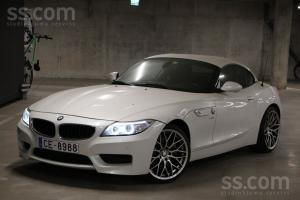 White BMW Z4 2016 in Riga, with an engine capacity of 2.00 L and mileage of 108 thousand km for 21900 €, photo 3 on AUTOMOTO.COM.LV