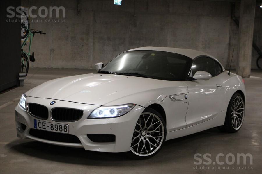 White BMW Z4 2016 in Riga, with an engine capacity of 2.00 L and mileage of 108 thousand km for 21900 €, photo 3 on AUTOMOTO.COM.LV