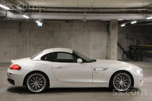 White BMW Z4 2016 in Riga, with an engine capacity of 2.00 L and mileage of 108 thousand km for 21900 €, photo 7 on AUTOMOTO.COM.LV
