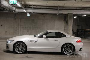 White BMW Z4 2016 in Riga, with an engine capacity of 2.00 L and mileage of 108 thousand km for 21900 €, photo 8 on AUTOMOTO.COM.LV