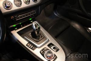 White BMW Z4 2016 in Riga, with an engine capacity of 2.00 L and mileage of 108 thousand km for 21900 €, photo 12 on AUTOMOTO.COM.LV