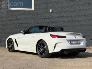White BMW Z4 2020 in Daugavpils, with an engine capacity of 2.00 L and mileage of 103 thousand km for 28900 €, photo 6 on AUTOMOTO.COM.LV