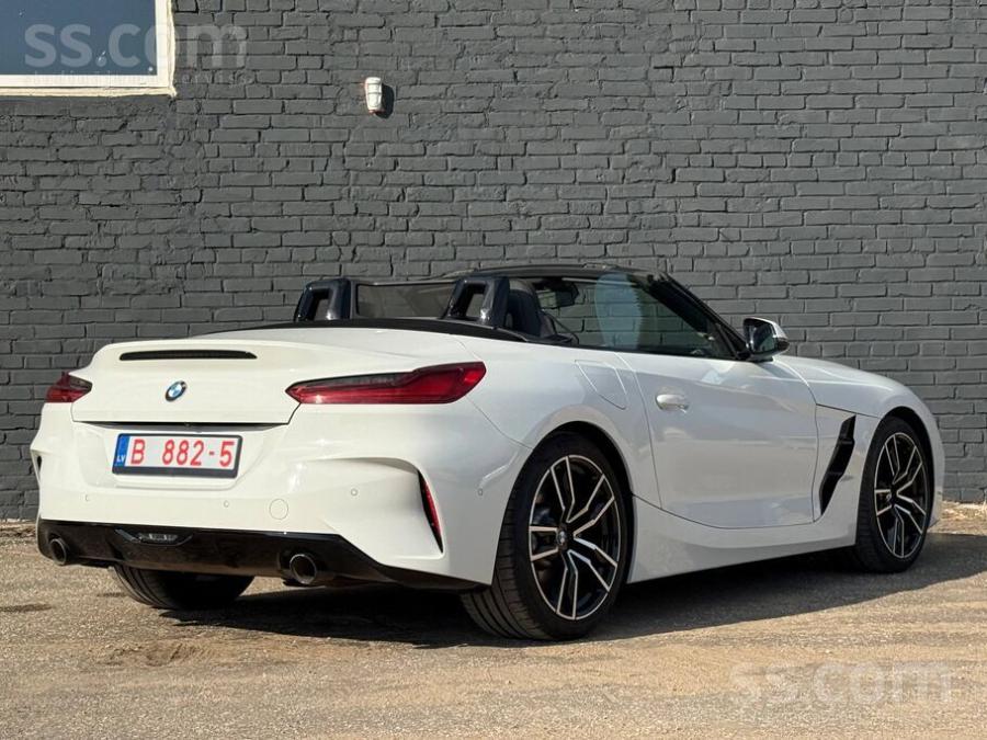 White BMW Z4 2020 in Daugavpils, with an engine capacity of 2.00 L and mileage of 103 thousand km for 28900 €, photo 7 on AUTOMOTO.COM.LV