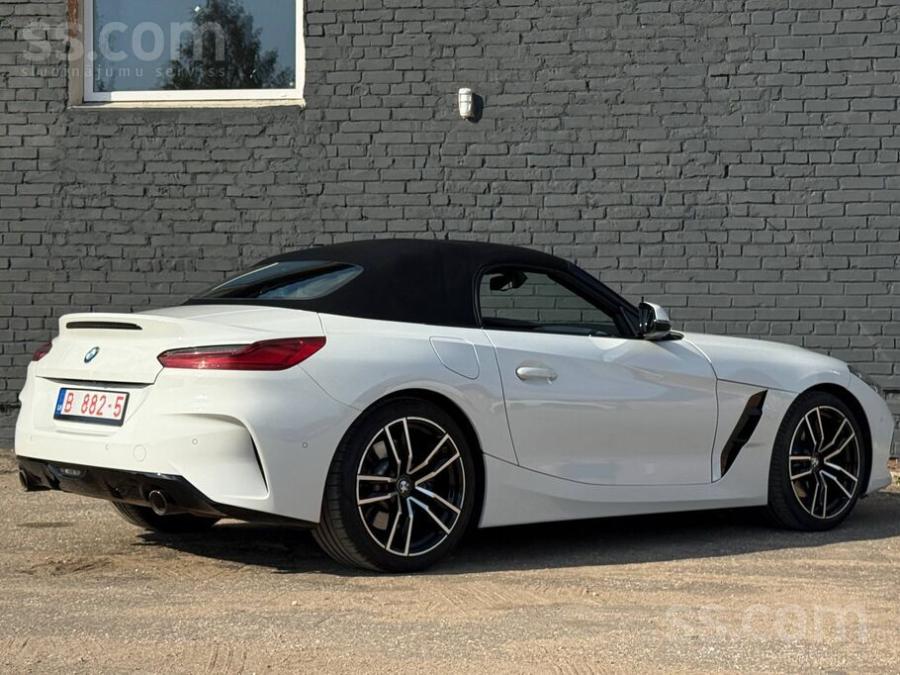 White BMW Z4 2020 in Daugavpils, with an engine capacity of 2.00 L and mileage of 103 thousand km for 28900 €, photo 8 on AUTOMOTO.COM.LV