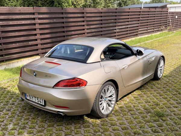 Yellow BMW Z4 2012 in Kaunas, with an engine capacity of 2.98 L and mileage of 49 thousand km for 17500 €, photo 10 on AUTOMOTO.COM.LV