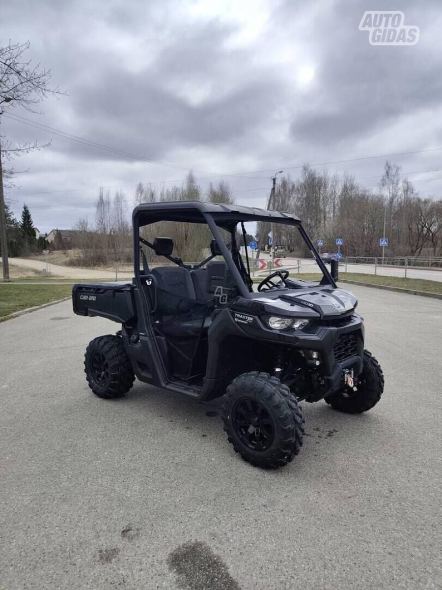 Black Bombardier Traxter 2023 in Utena, with an engine capacity of 1.00 L and mileage of 120 thousand km for 15300 €, photo 3 on AUTOMOTO.COM.LV